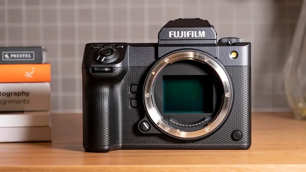 Fujifilm GFX100 II Và GFX 100: Phiên Bản Mới Có Gì Đặc Biệt?